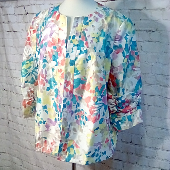 Tan Jay | Jackets & Coats | Beautiful Floral Print Tan Jay Jacket Size ...